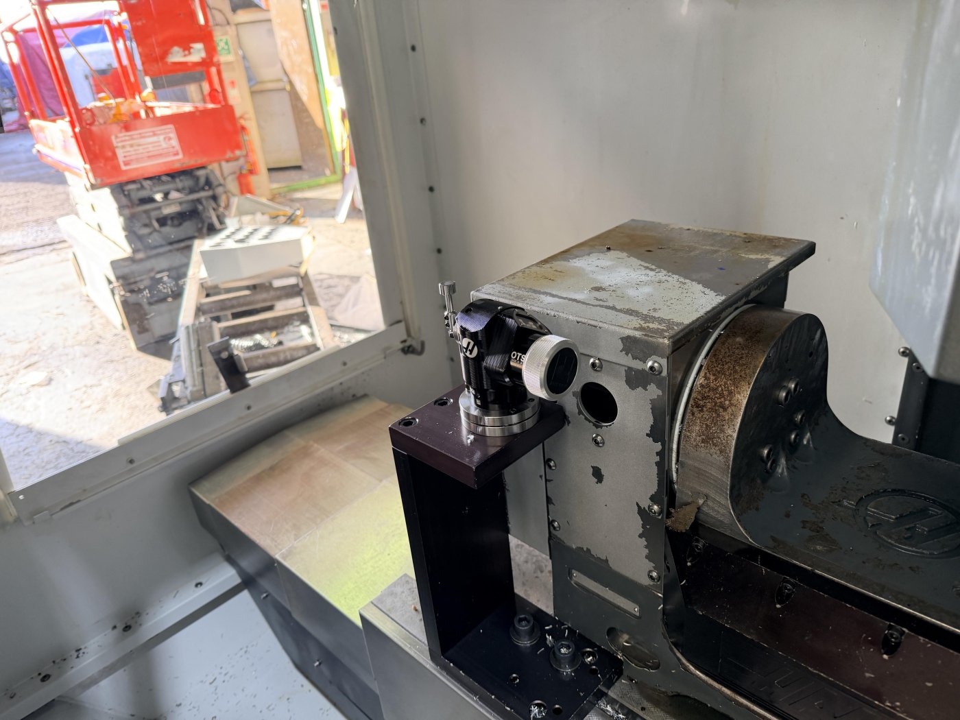 VF-2 TR 5 Axis Machining Centres | 2010 | HAAS | Percy Martin